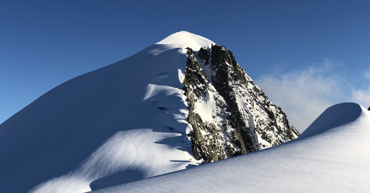 North Cascades Mountaineering and Climbing - Golden Mountain Guides